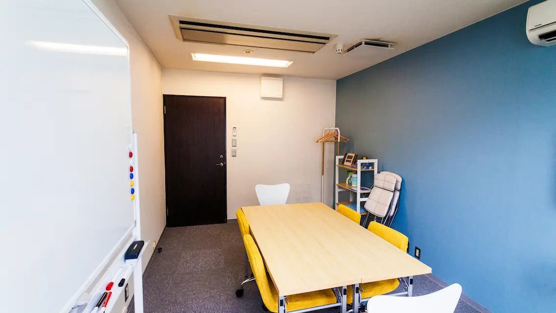 【楽らく会議室 高田馬場】高田馬場駅徒歩3分🍀テレワーク・会議・セミナー・レッスン・撮影・ゲーム会などにどうぞの写真6