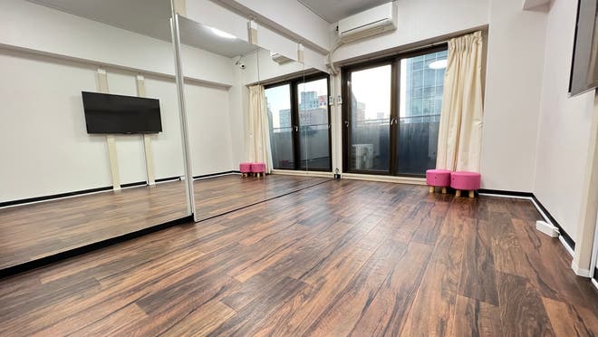 ◆お気軽スタジオ心斎橋step◆【インボイス対応で安心】格安深夜営業/高速wifi/動画配信/ダンス動画撮影/当日予約可の写真2