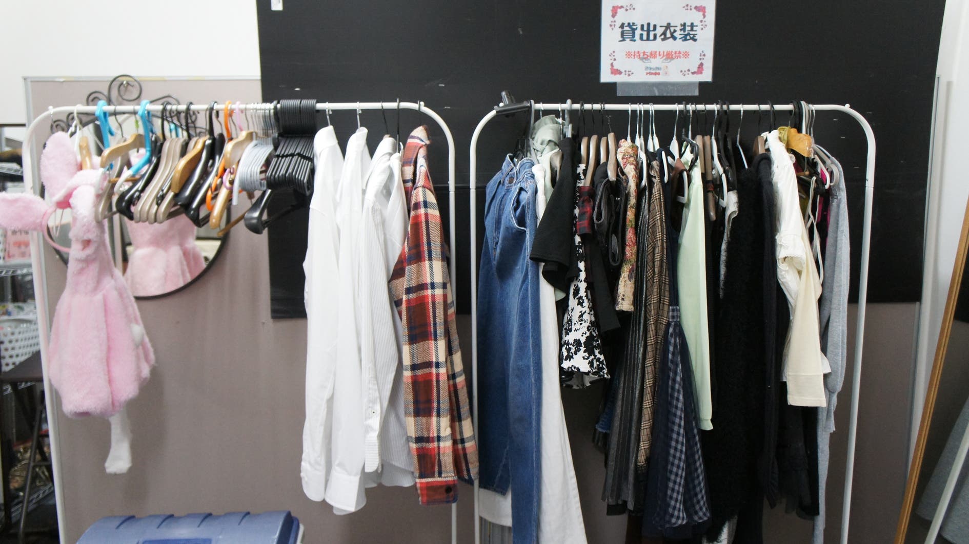 控え室(貸し衣装付き)の画像3