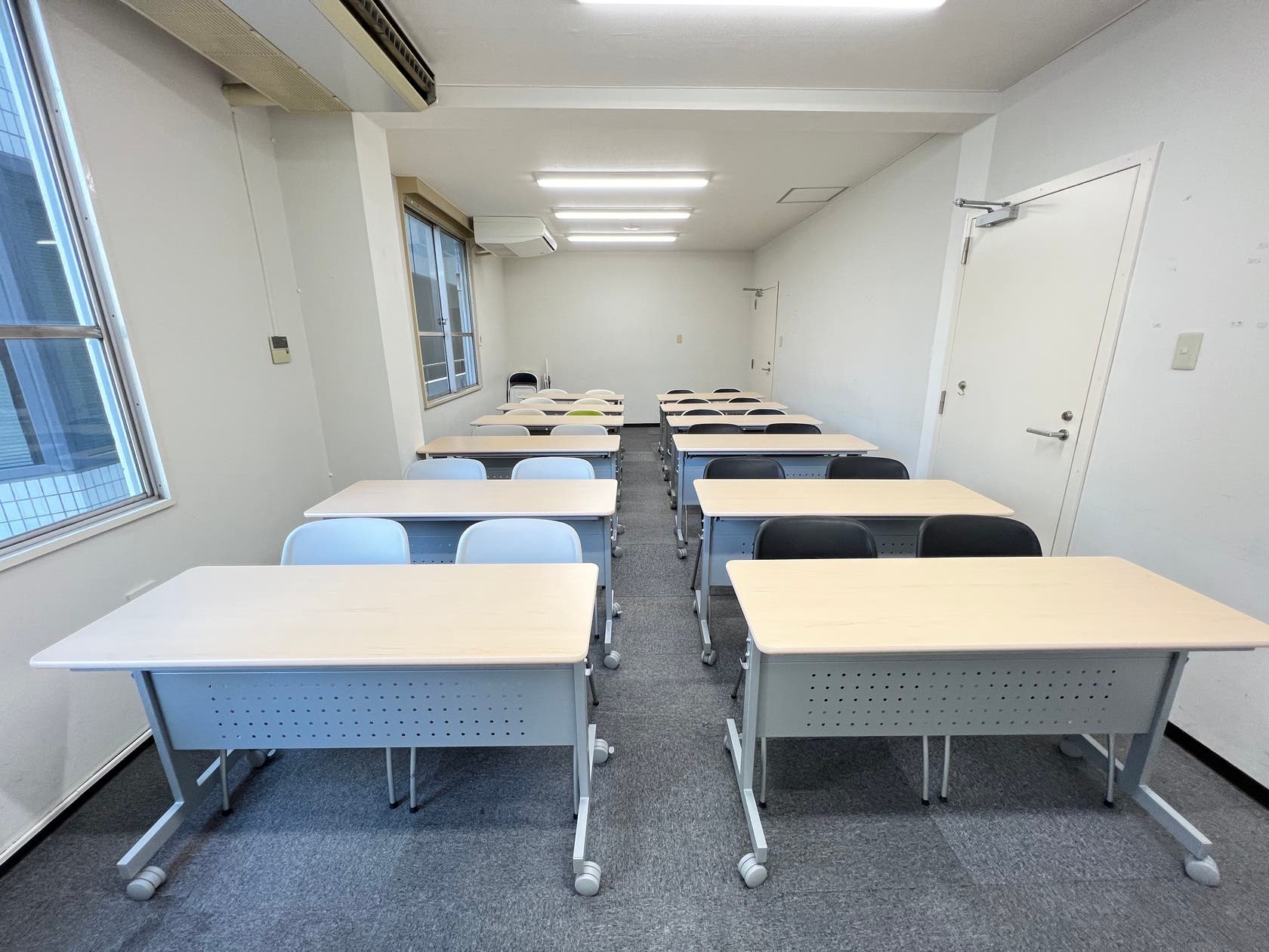 【トイレが綺麗で法人に好評】🎯淀屋橋4分本町5分🎯ビル内に喫煙所🌈30人収容🌈24時間営業◆お気軽会議室淀屋橋EXEC◆の写真2