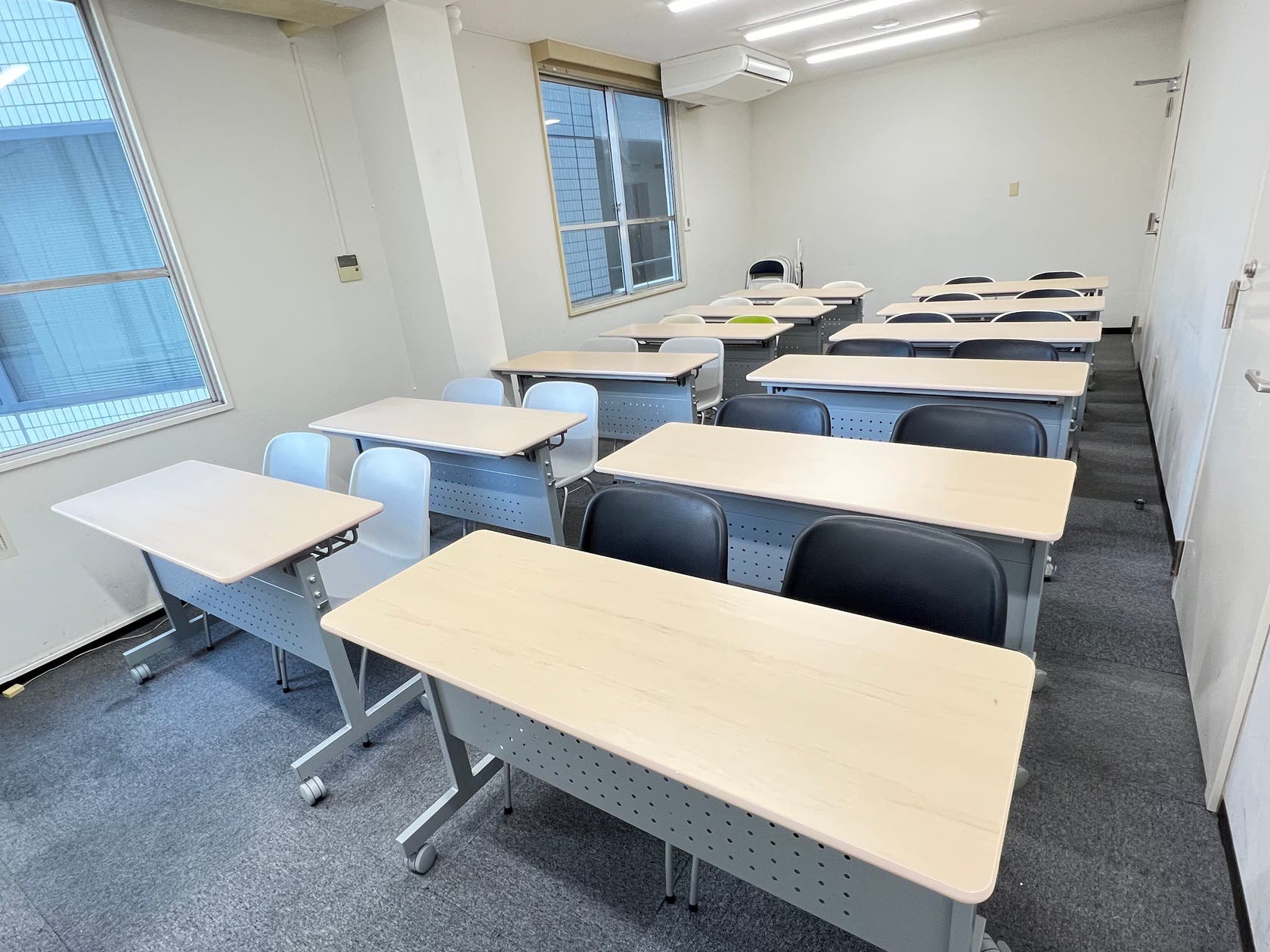 【トイレが綺麗で法人に好評】🎯淀屋橋4分本町5分🎯ビル内に喫煙所🌈30人収容🌈24時間営業◆お気軽会議室淀屋橋EXEC◆の写真3