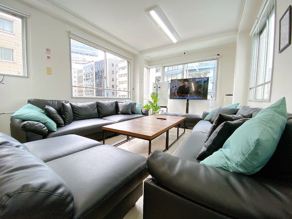 🎊超好立地🎊｜渋谷駅｜新南口1分❗｜明治通り沿い｜全員ソファ席｜地デジTV📺｜《平日限定》会議・デスクワーク専用🉐プランの写真2