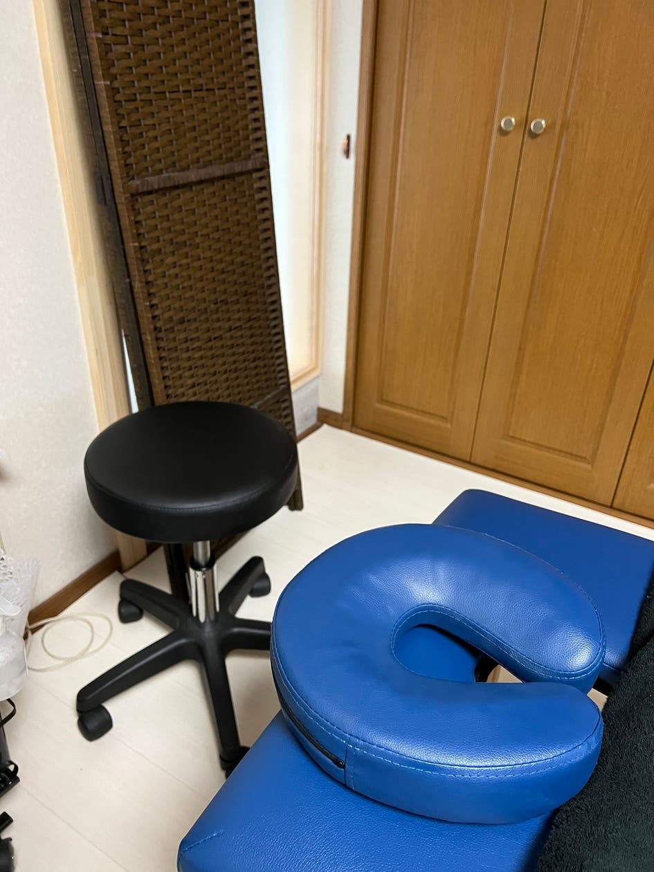 【エステルーム本館】岩倉駅近♪駐車場有✨ブラウンを基調としたナチュラル空間☆てぶらでOK!くつろぎ空間｜整体マッサージ｜🛜の写真6