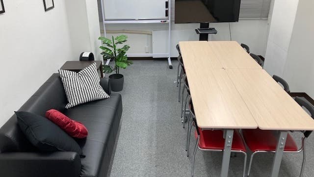 【平日900円プラン!】 NURO光★神保町 コトリノトリコ★ 土足OK!wi-fi 50V型TV ボードゲーム dysonの写真2