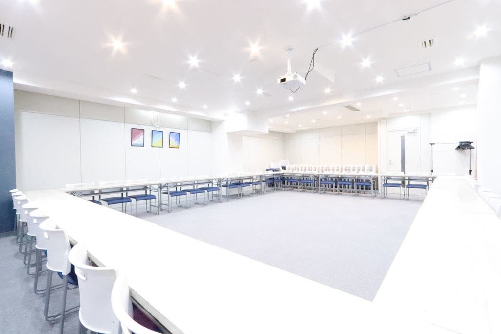 【JR新宿駅 徒歩2分！101名利用可！】プロジェクター・マイク・WiFi無料！ふれあい貸し会議室 新宿No63の写真15