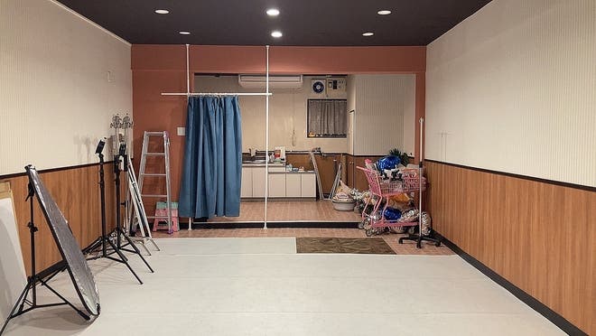 青梅線東中神駅から徒歩6分の撮影スタジオ/カラーペーパーの写真1