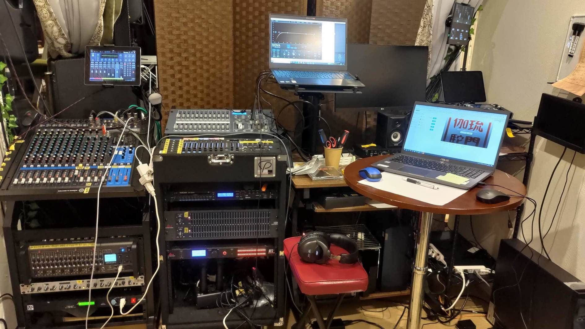 駅近2分『大阪でファンミならココ！』ステージ高60ｃｍ 天井４ｍ 幅６ｍ 見やすい舞台のあるライブ会場ですの写真13