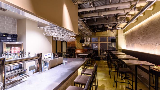 🌟格安利用キャンペーン実施中🌟【商用撮影OK】西武新宿駅から徒歩5分☆モダンでスタイリッシュな内装のダイニングバーの写真4