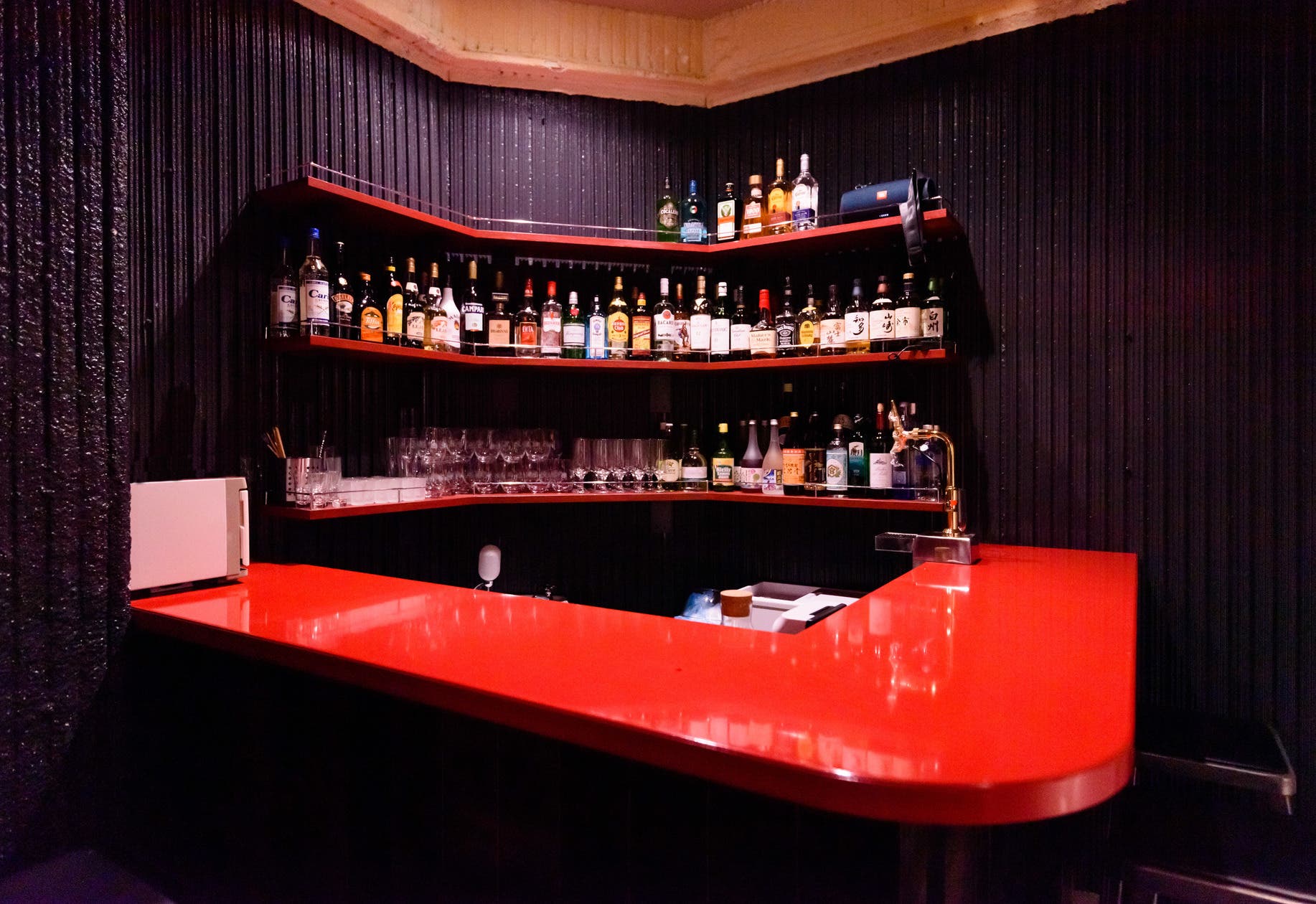 🌟格安利用キャンペーン実施中🌟【商用撮影OK】西武新宿駅から徒歩5分☆モダンでスタイリッシュな内装のダイニングバーの写真6