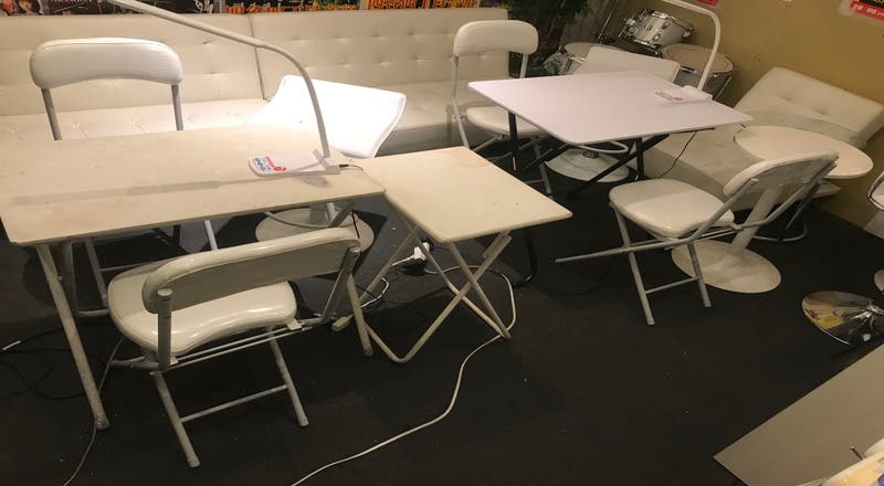 新宿御苑前徒歩３分！ダブル施術スタイルでこの値段！！フリーのネイリストや練習生を徹底応援！