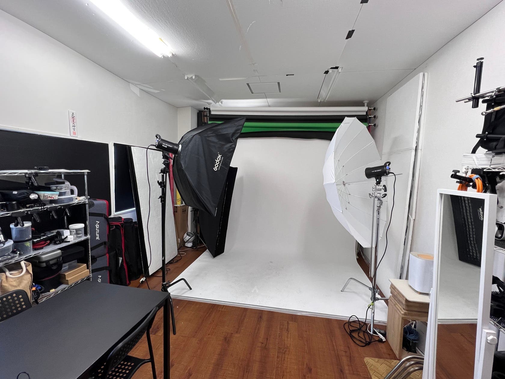 【写真/動画撮影におすすめ】★機材貸出無料★/福岡博多駅徒歩18分のスタジオ/駅チカ/スタジオ貸切りの写真1