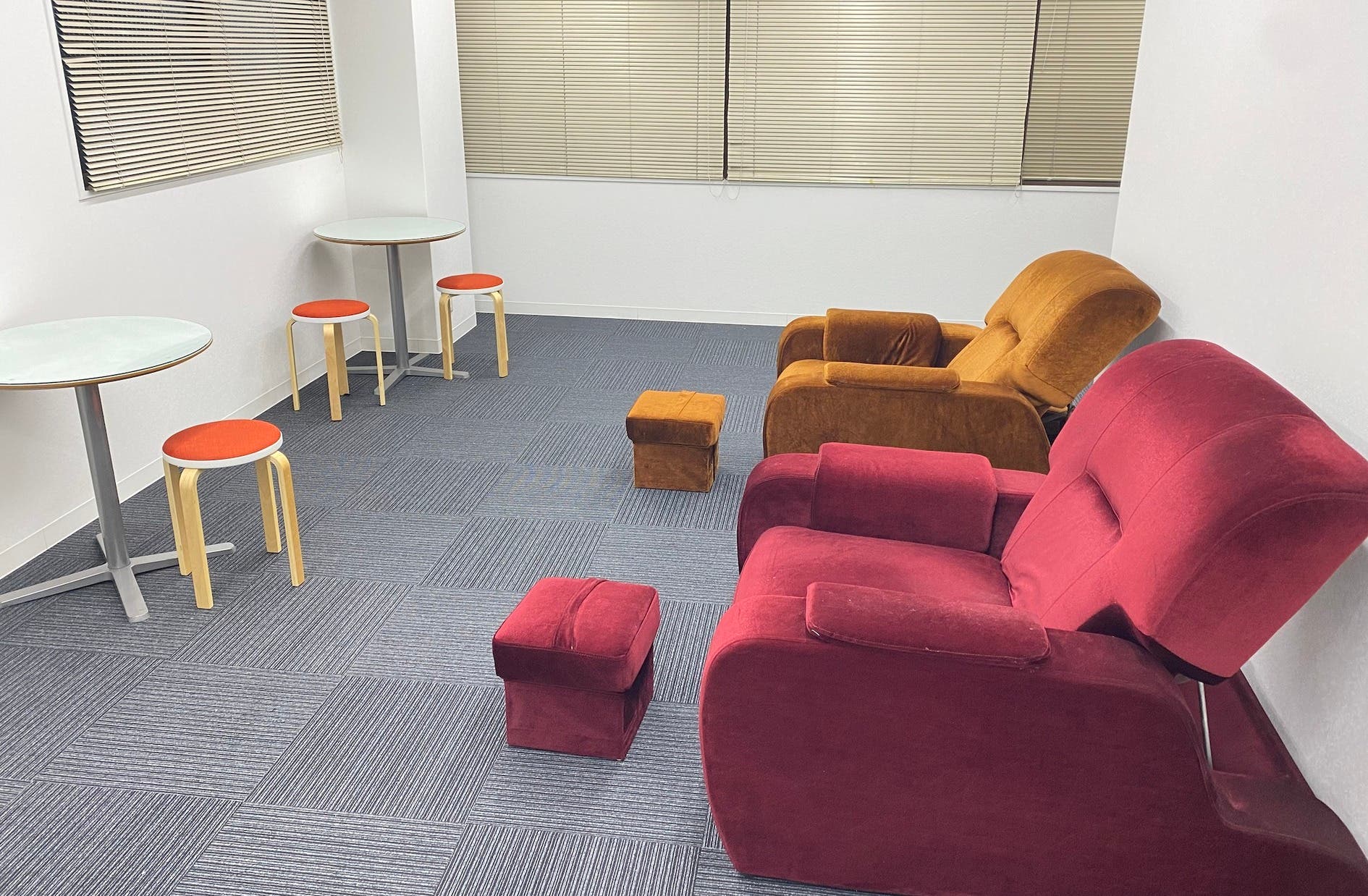 【西小倉駅から徒歩3分】＜撮影設備の整ったマルチスタジオ＞24H　撮影機材完備/メイク台/更衣室/完全個室/背景紙/小倉の写真22