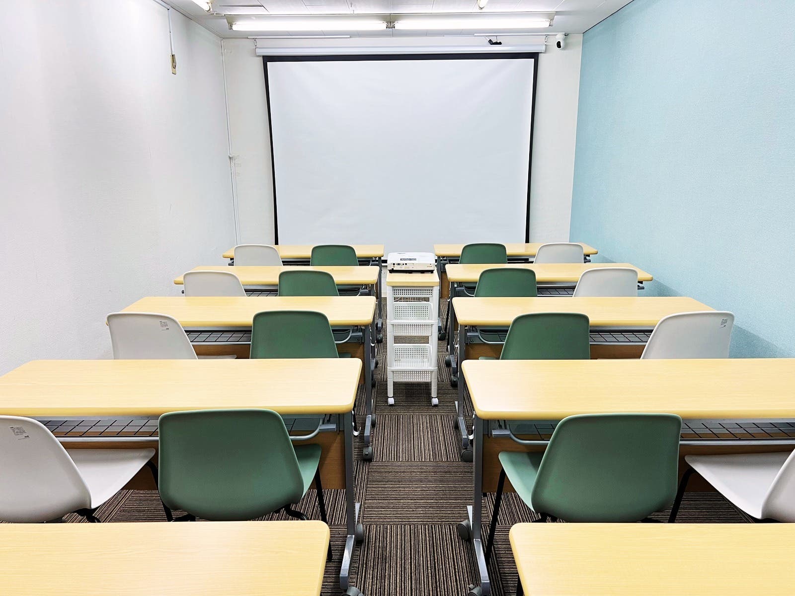 【インボイス対応/法人仕様】京都の真面目な会議室◆お気軽会議室京都烏丸◆高速ネット/駅徒歩２分/24人収容/当日予約可の写真8