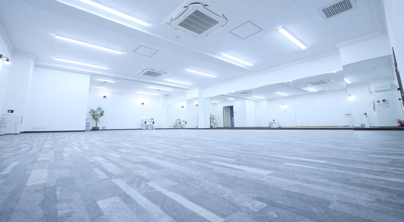 【高田馬場駅4分】駅近🚶｜地域最安｜清潔✨｜広々60平米｜天高約2.7m｜バレエバー｜WiFi｜会議・格闘技・ダンス等