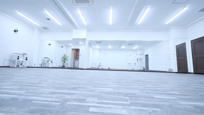 【高田馬場駅4分】駅近🚶|地域最安|清潔✨|60平米|天高約2.7m|バレエバー|WiFi|毎日清掃🧹|会議・格闘技・ダンス等の写真3