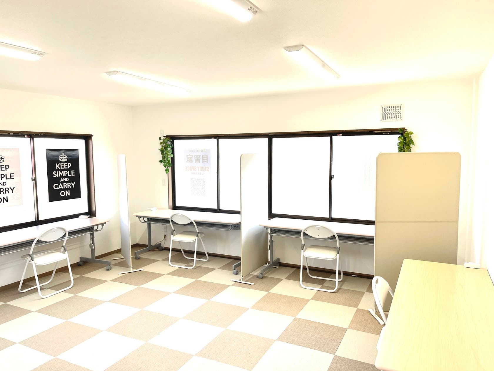 ［廿日市高校前・自習室］1人のスペースをゆったり確保！の写真1