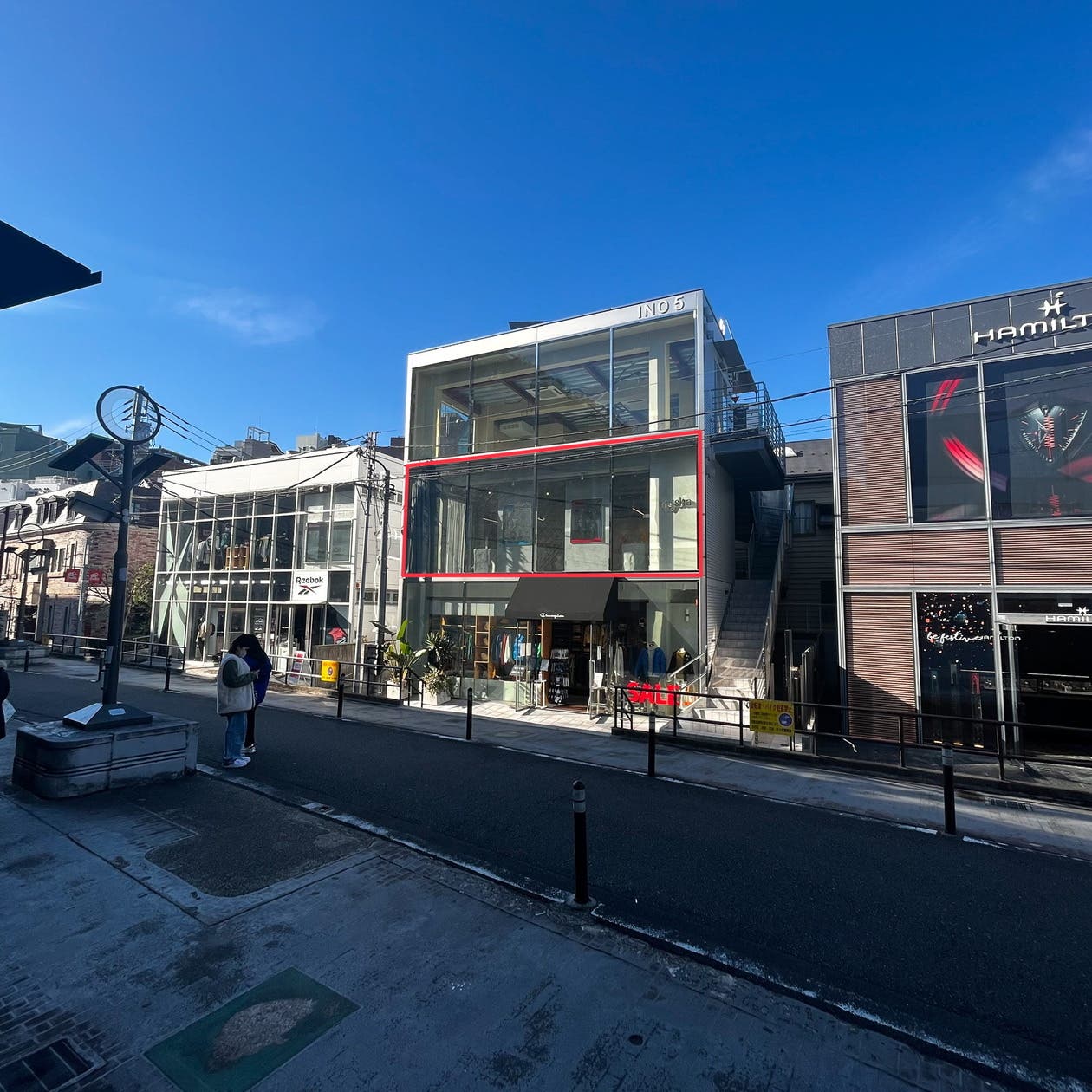 原宿キャットストリートに佇む2Fレンタルスペース。全面ガラス、釘打ちOK。賑わうロケーションで上質なイベントを。の写真23