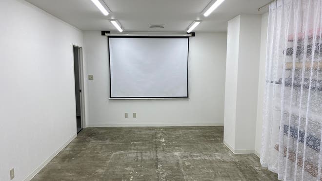 【西小倉駅から徒歩3分】<撮影設備の整ったマルチスタジオ>24H 撮影機材完備/メイク台/更衣室/完全個室/背景紙/小倉の写真8