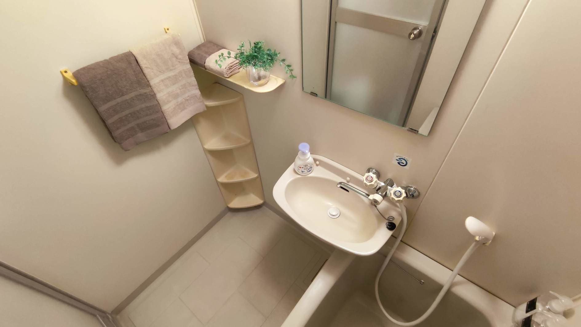 シャワー (2 名毎の料金です、1 名の利用でも金額は変わりません)の画像1