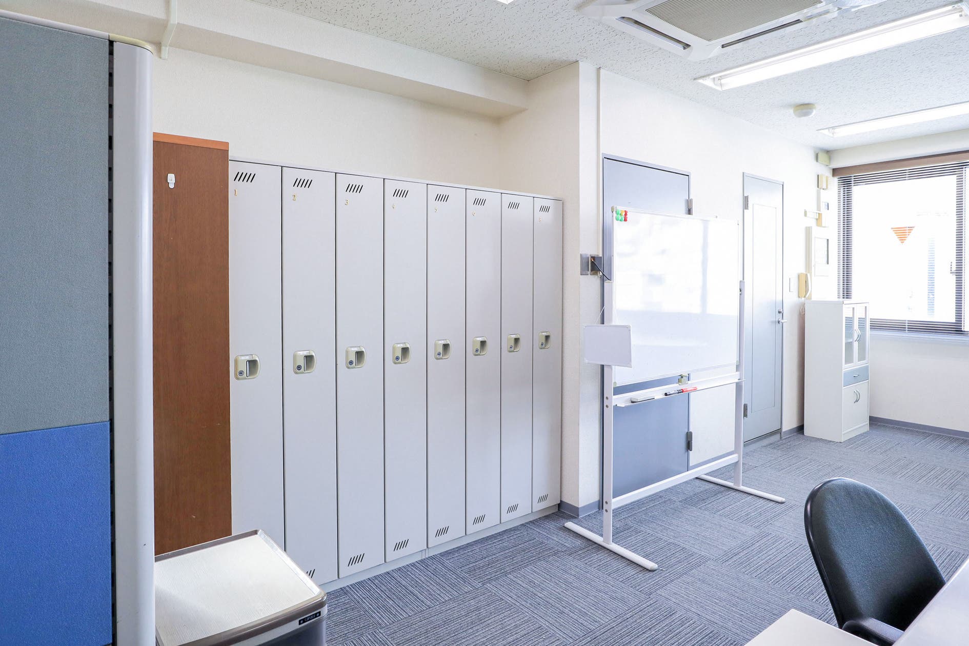 【新宿３丁目オフィススタジオ】低価格貸出し中！ビル最上階の小規模オフィスの写真5