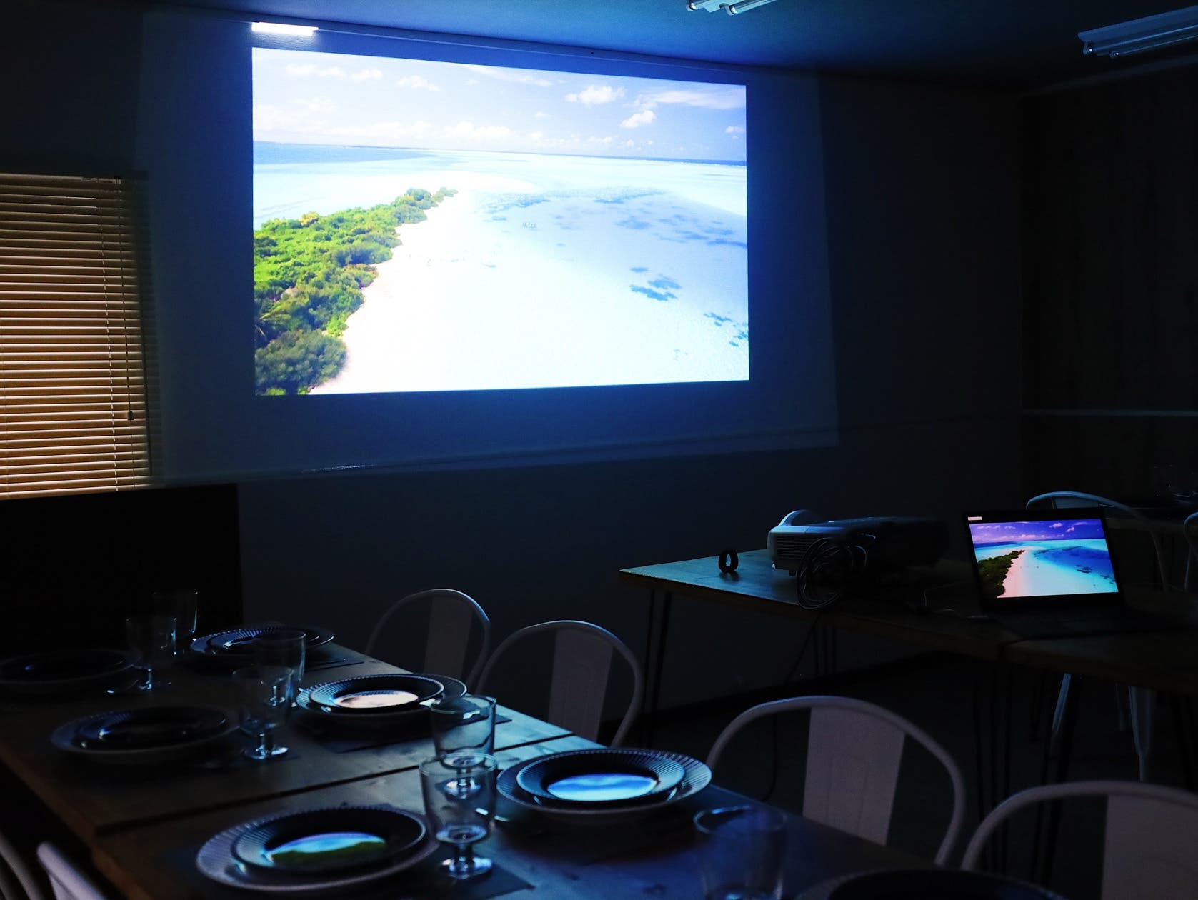 大門駅徒歩1分・浜松町駅徒歩3分/最大40名/飲食、お酒可/セミナー/懇親会/ボードゲームの写真21