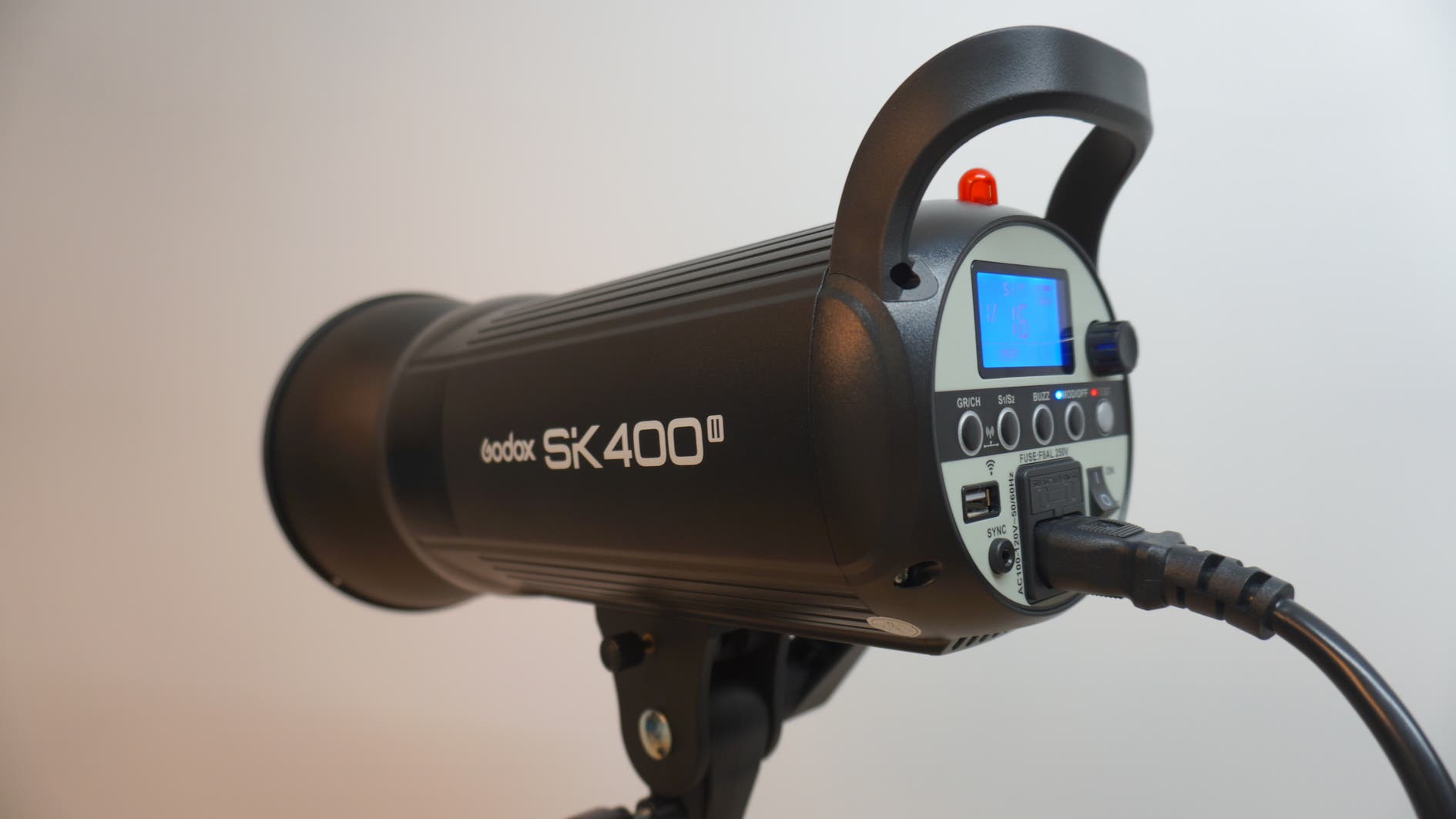 ポートレート撮影には必須！モノブロックストロボの画像1