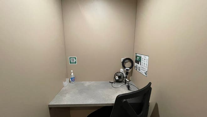 <RemoteworkBOX TKPガーデンシティ博多新幹線口店【No.1】>完全個室⭐️Wi-Fi無料!テレワーク/Zoomの写真2