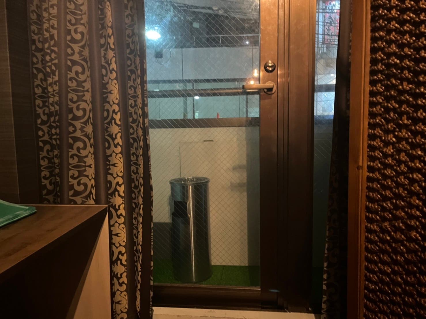 【FAMILYPOT】四ツ谷駅徒歩2分 バリ風インテリアや本格ポーカーテーブル、ボードゲームもあるパーティ向けスペースの写真5