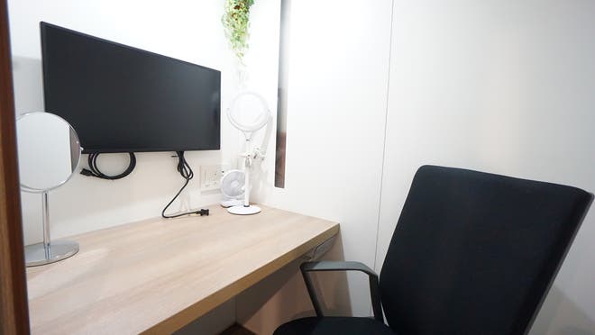 <ミニマルワークスペース駒沢大学駅前店No.1>完全個室ワークブース💼Wi-Fi📶モニター🖥テレワーク/Web会議/Zoomの写真1