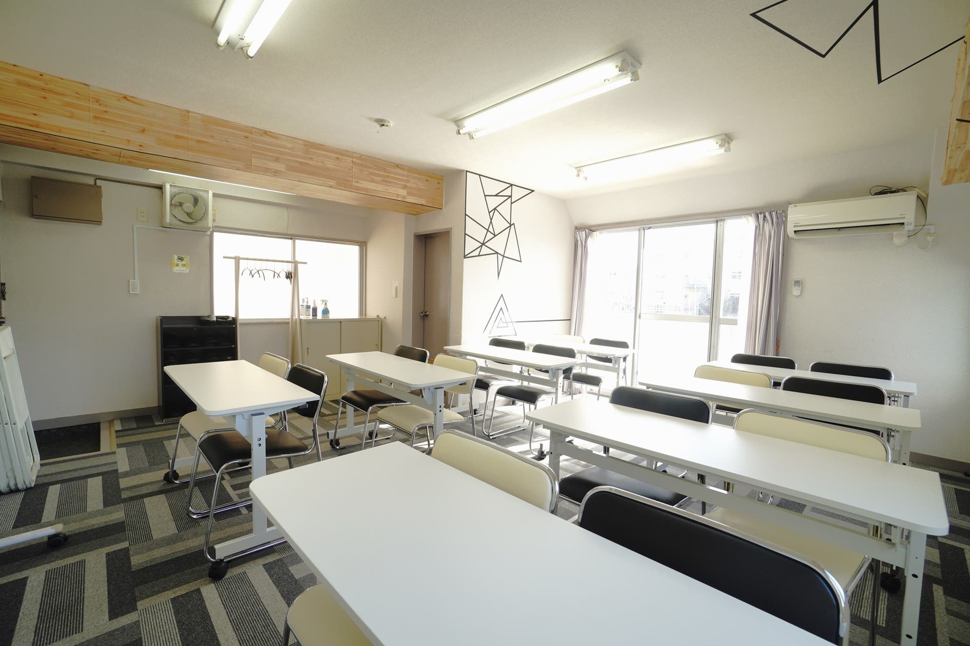 ＜シトリン会議室＞東急プラザ渋谷,渋谷サクラステージ側！セミナー/勉強会/会議にオススメな明るい16名収容のお部屋⭐Wi-Fiの写真5