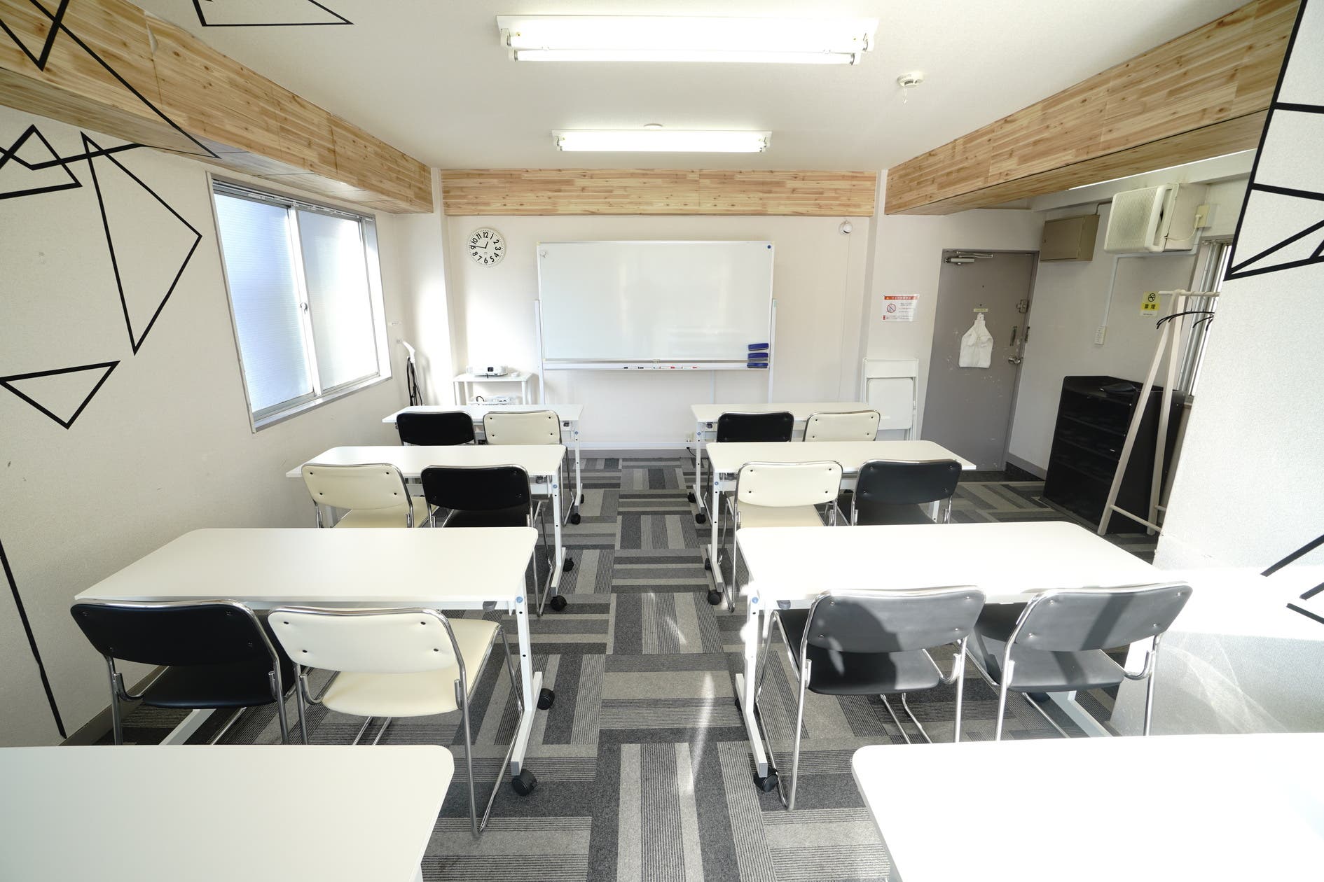 ＜シトリン会議室＞東急プラザ渋谷,渋谷サクラステージ側！セミナー/勉強会/会議にオススメな明るい16名収容のお部屋⭐Wi-Fiの写真7