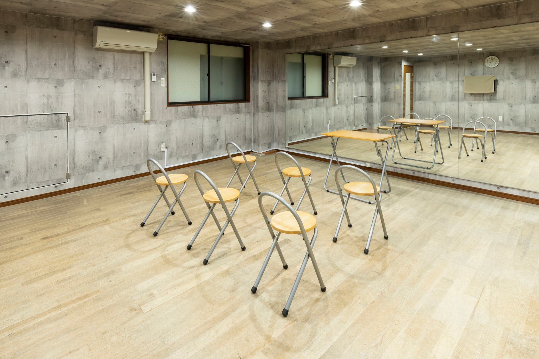 2面ガラス張り40㎡！福島駅から徒歩5分地域最安値！当日予約可能、定期利用可能！完全個室！SKYレンタルダンススタジオ福島店の写真5