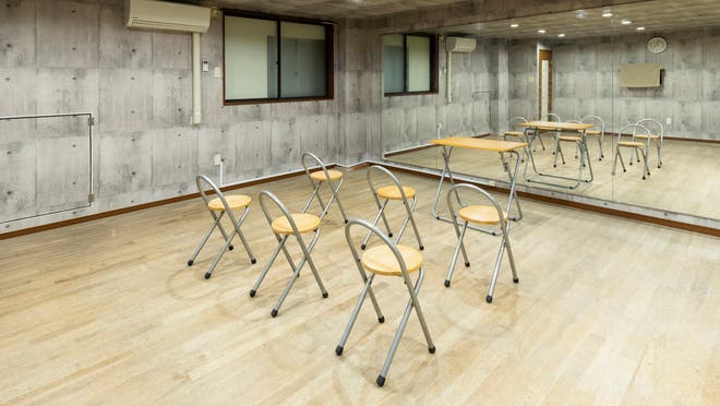 2面ガラス張り40㎡!福島駅から徒歩5分地域最安値!当日予約可能、定期利用可能!完全個室!SKYレンタルダンススタジオ福島店の写真5