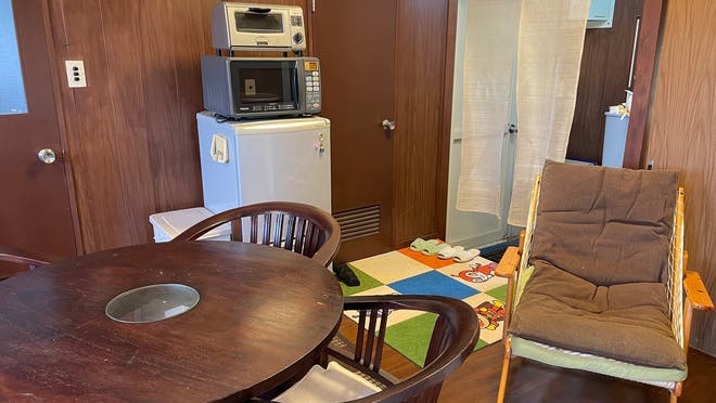 A.一碧湖を眺めながら、グループで楽しいひと時をお過ごしください。パーティや会合、5,6名までご利用いただけます。の写真5