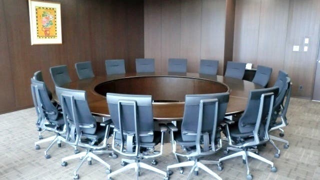 大阪会議室 鐵鋼會館 1号会議室【本町駅徒歩2分/最大16名/高品質・高グレードな貸し会議室】の写真1