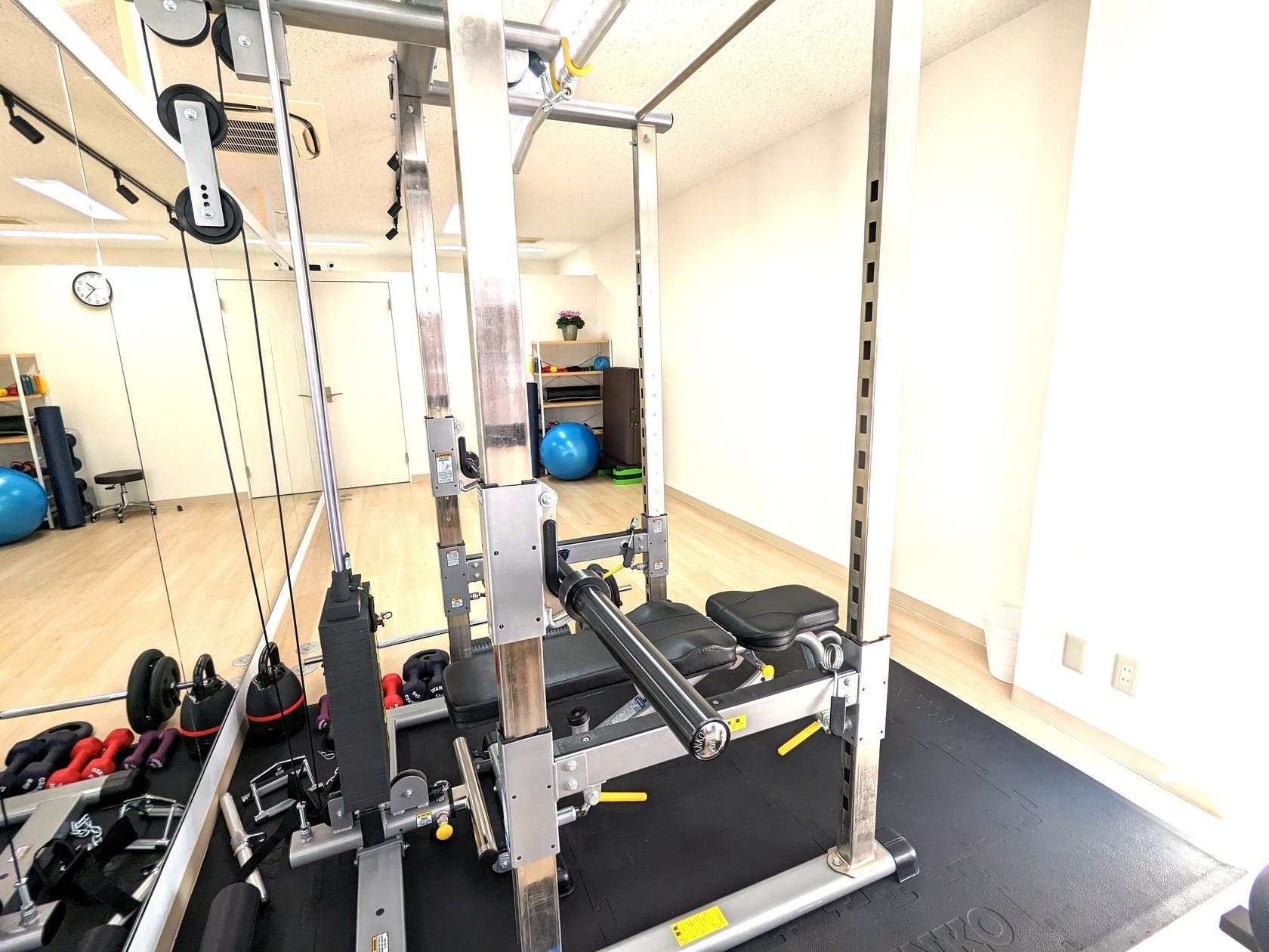 【薬院駅徒歩3分】清潔感のある個室レンタルジム/パーソナルトレーニング/整体/マッサージ/ヨガ/ピラティス/ダンス/格安/人気の写真3