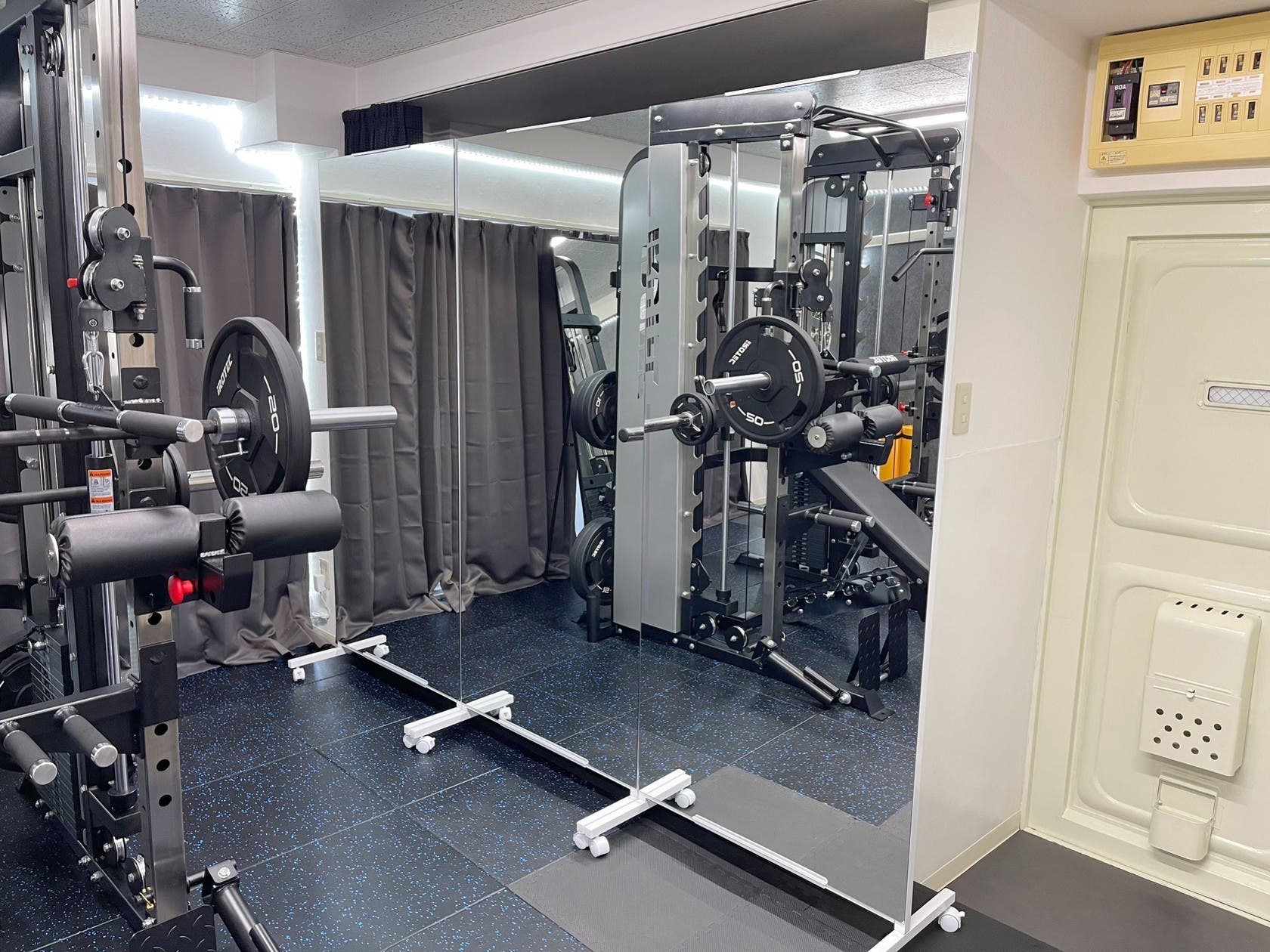 ★地域最安値★【高田馬場徒歩3分】設備充実・コスパ抜群の完全個室のオシャレなジム　撮影OK、ダンス可❗️の写真5
