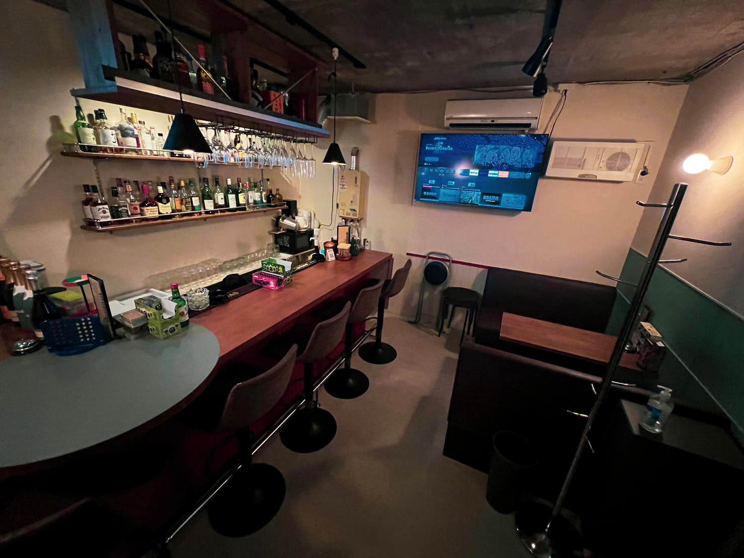 【バーハングアウト・日中貸し出し】東中野駅徒歩1分！15人収容可　wifi/モニター完備　間借り・イベント・撮影・会議にの写真4