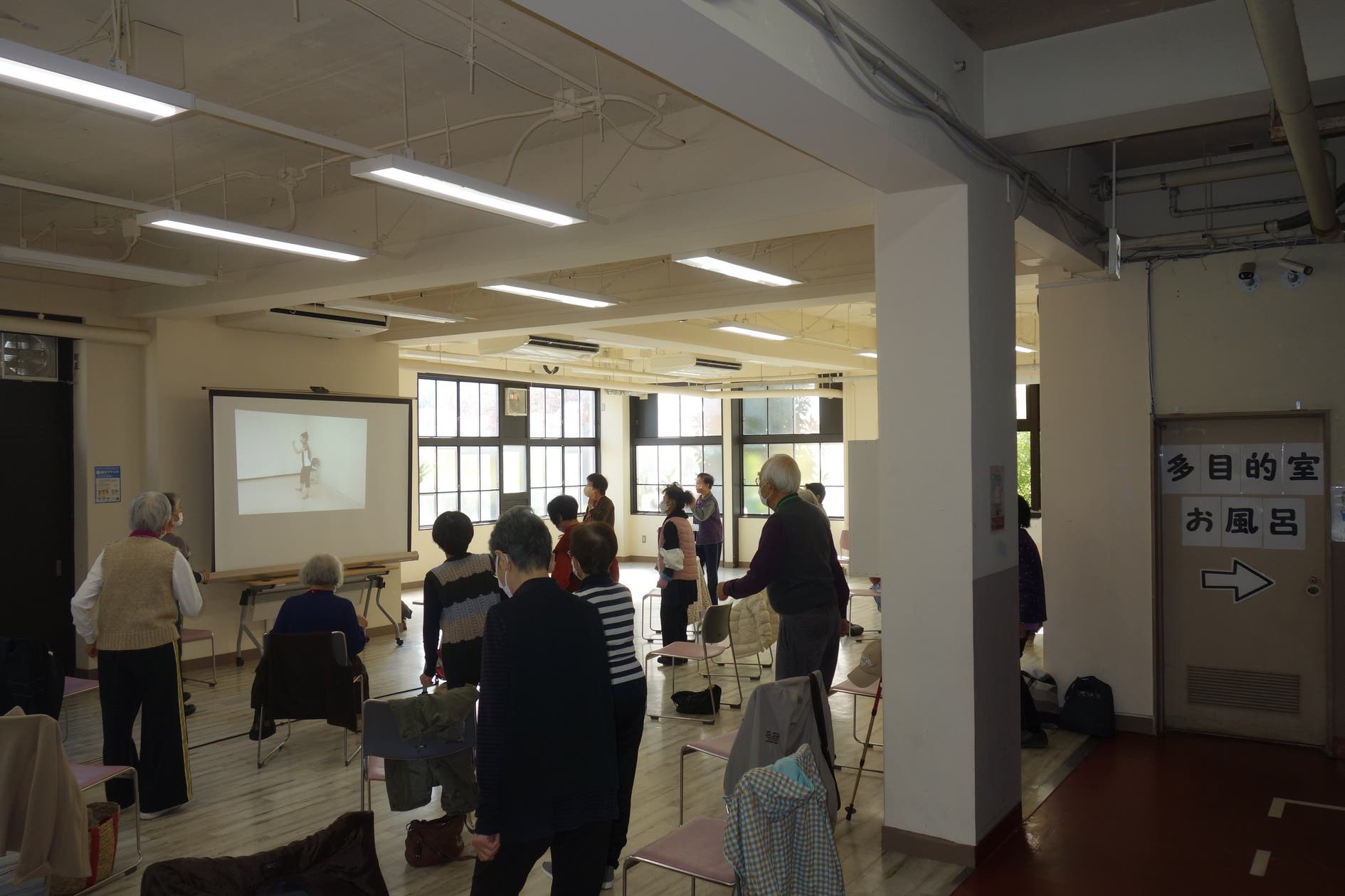 40坪のフリースペースです。ダンス教室、撮影、卒団式など、ご自由に。の写真4