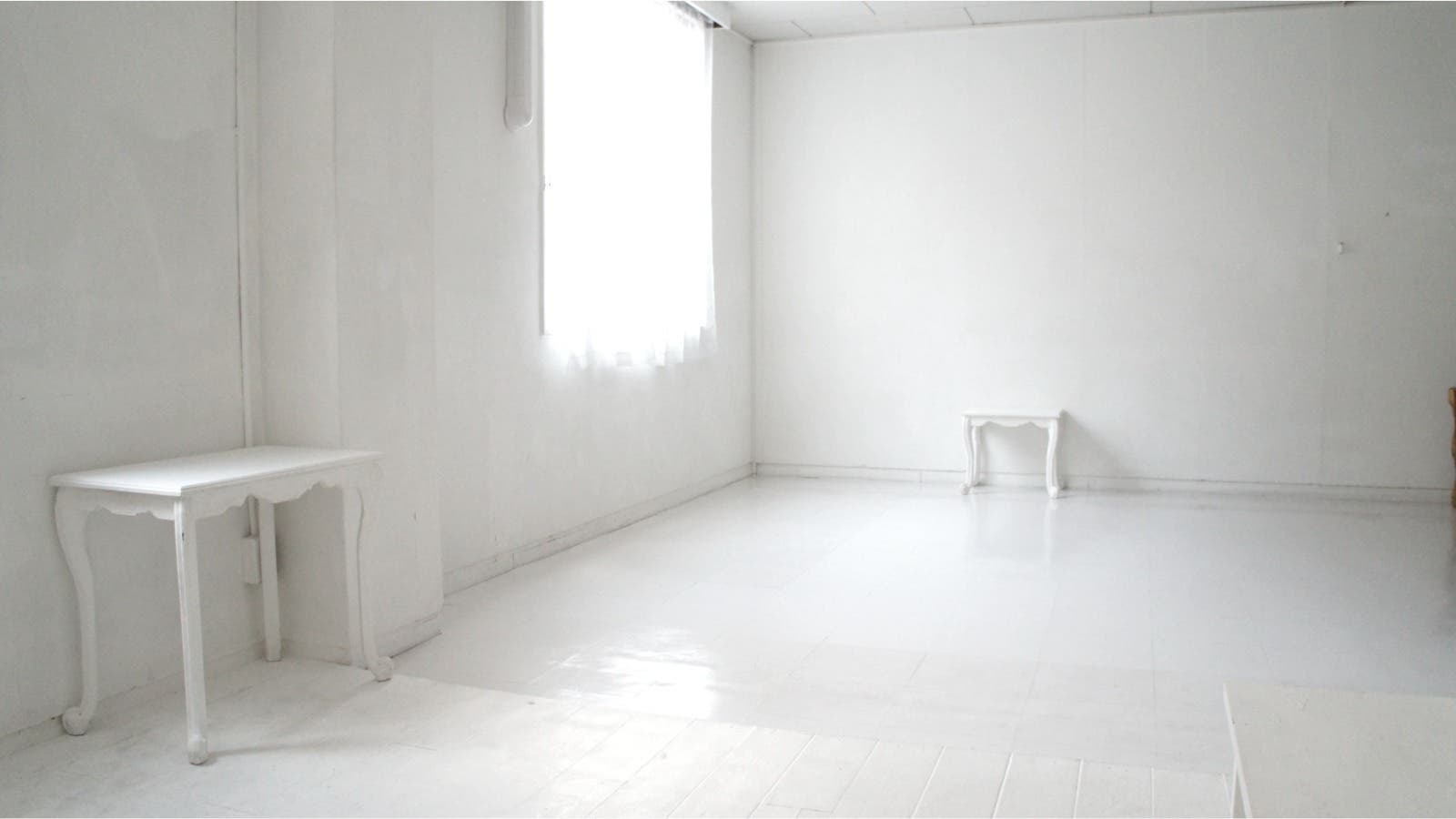 24時間営業 維持費、追加金無し・1時間～可・駅３分】広々撮影スタジオ3室/自然光/ポートレート/白ホリスタジオ/難波５分の写真6