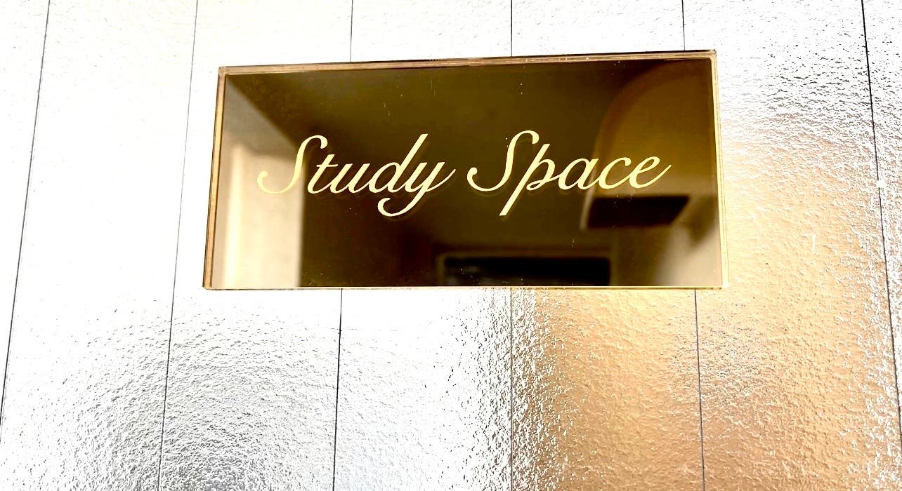 ［廿日市高校前・自習室］1人のスペースをゆったり確保！の写真2