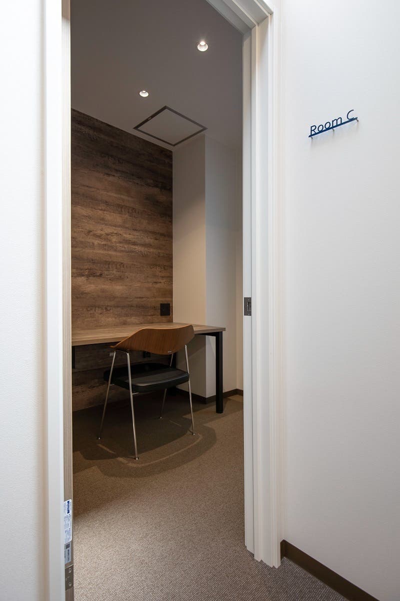 天満橋駅4番出口より6分＜個室【RoomC】テレワーク＞リモートワーク/高速wifi/モニター/勉強/都度清掃/1時間から利用可の写真4