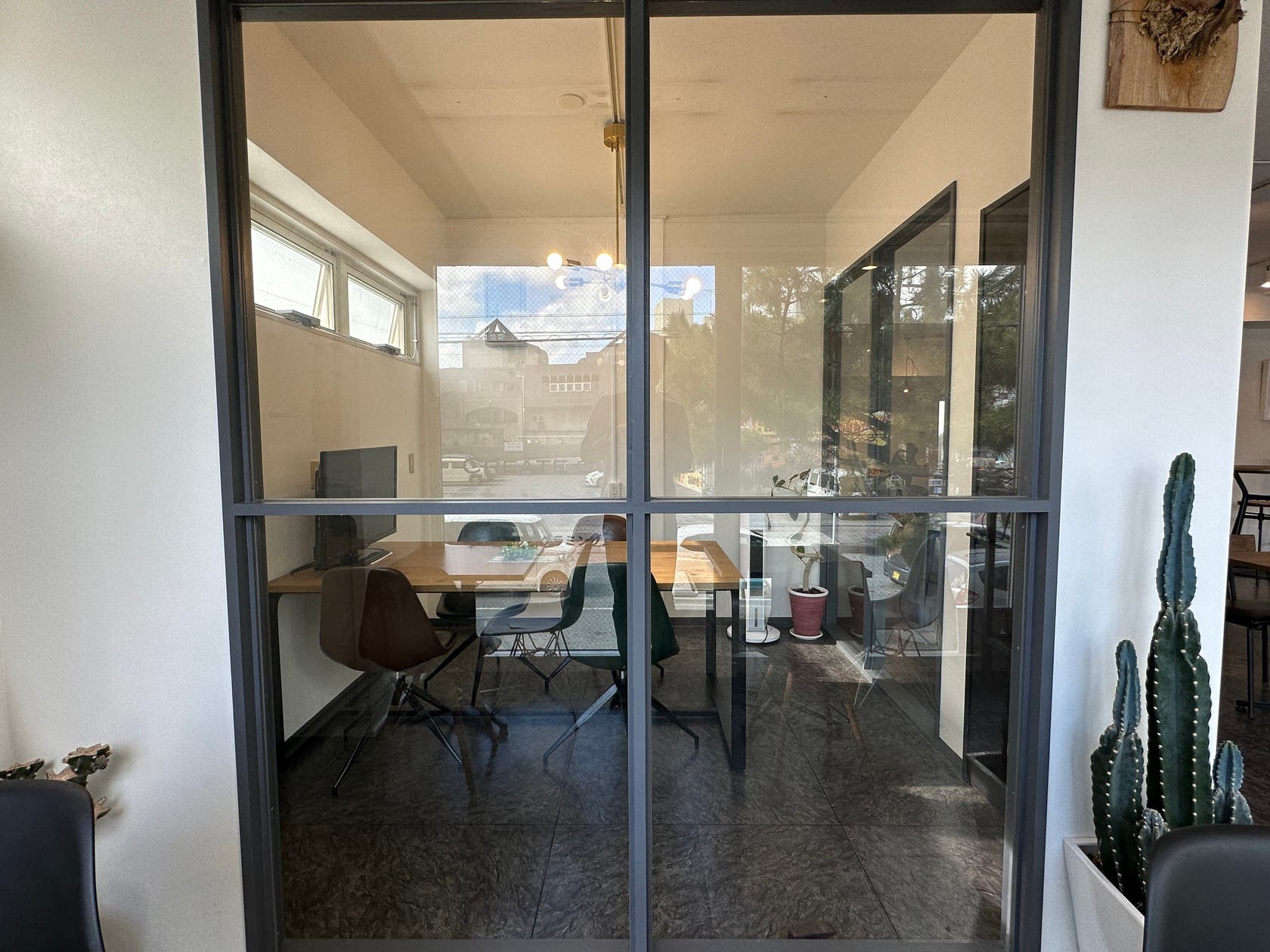 那覇市丨古島・おもろまち近く丨会議室（最大6名）丨レンタルスペース丨無料駐車場ありの写真5