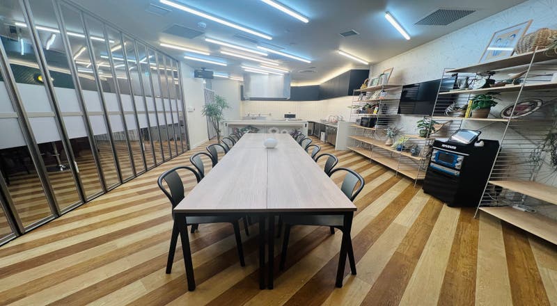 【浜松町・竹芝】KITCHEN / 本格的な厨房設備！料理教室やパーティにも使えるキッチンスペース