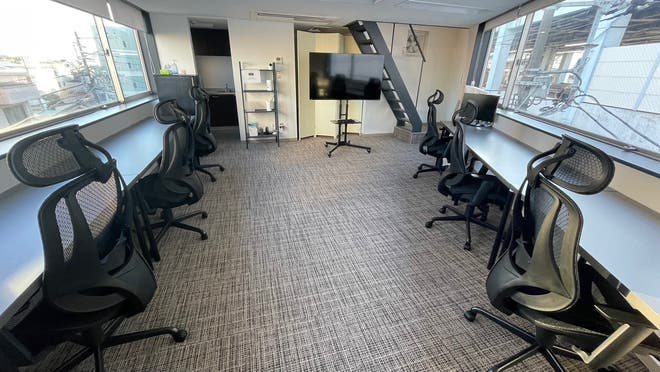 【青砥駅前のプレミアムスペース】55平米、最大16名まで利用可能な広々空間 (ビジネスとパーティでの利用比率はほぼ半々です)の写真4