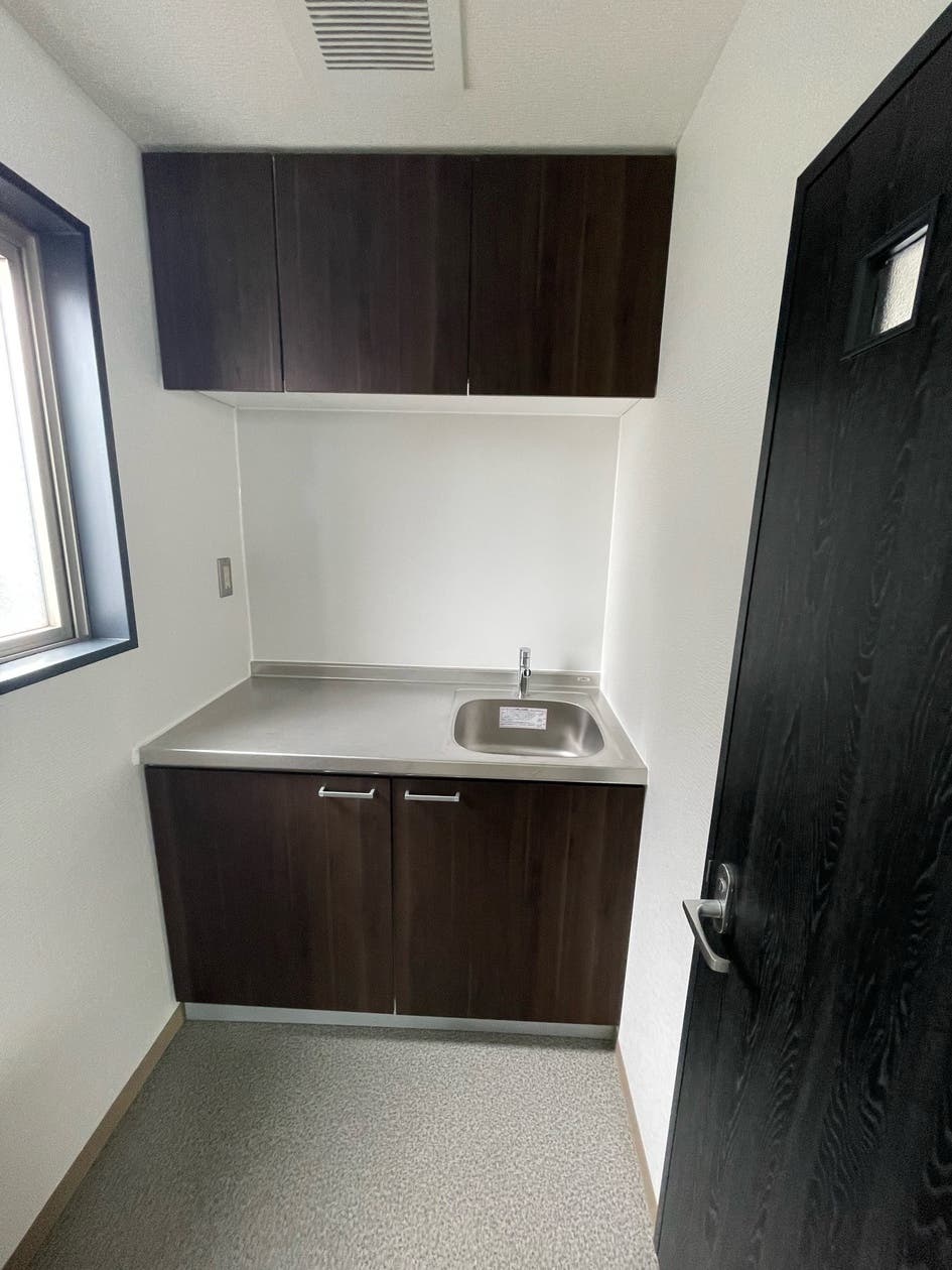 【青砥駅前のプレミアムスペース】55平米、最大16名まで利用可能な広々空間　（ビジネスとパーティでの利用比率はほぼ半々です）の写真11