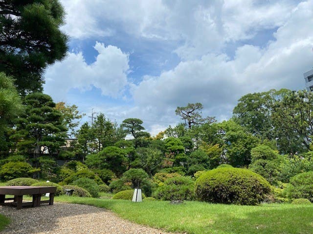 古民家にある広大なお庭「庭園」京都 亀岡 楽々荘【時間貸し切り利用】の写真1