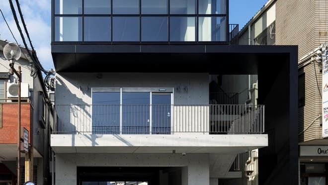 京町のビル5階。アイランドキッチンとバルコニー付きのフリースペースの写真6