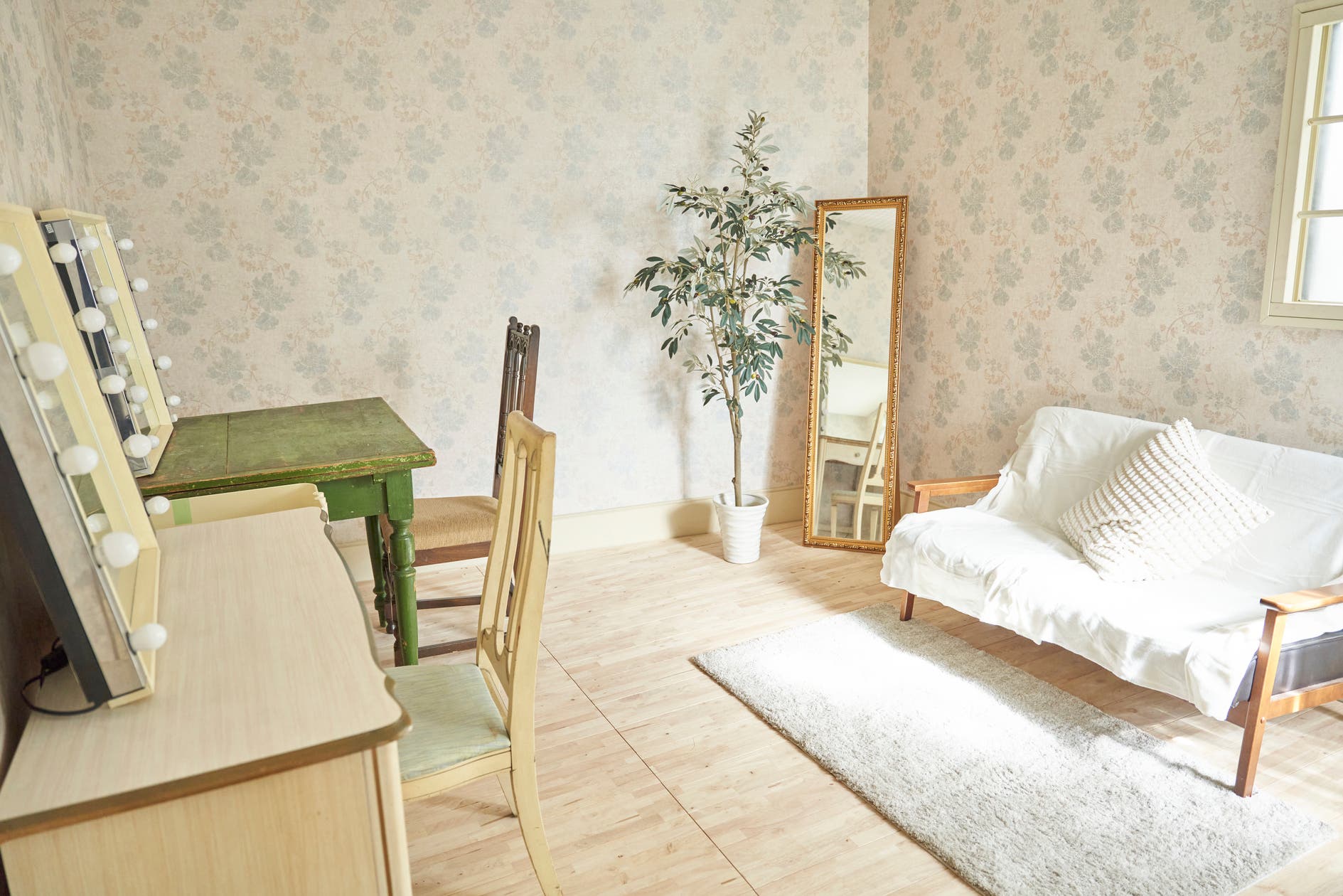 下北沢駅徒歩5分の一軒家スタジオレナード。５つの部屋を各種撮影・控え室・ワークショップ・展示会などに！の写真10