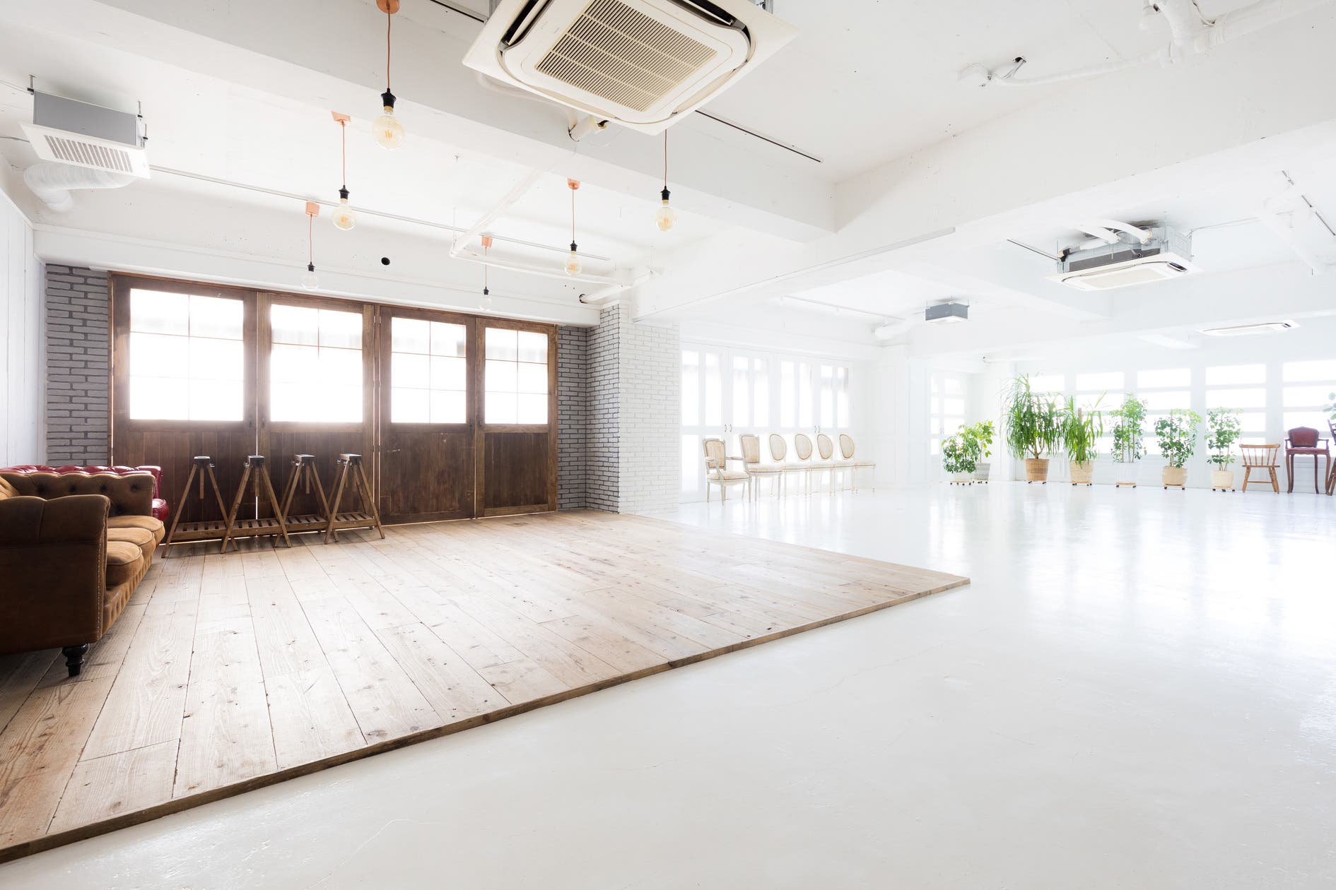 【笹塚・幡ヶ谷】広く明るい145㎡の白壁撮影スタジオ。新宿駅西口よりタクシー10分の写真6